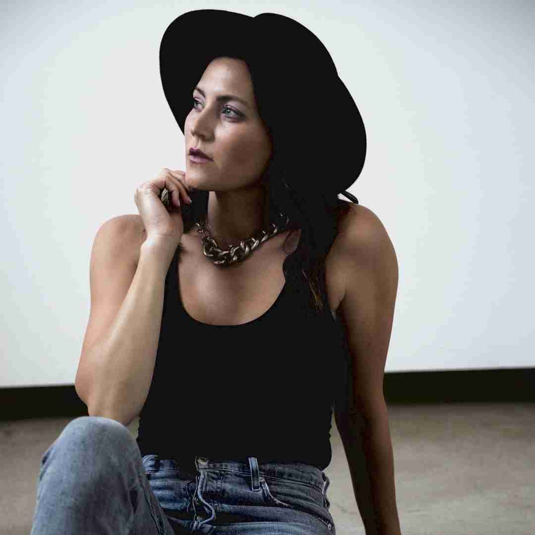 Summer Essentials by Commando - the gray details