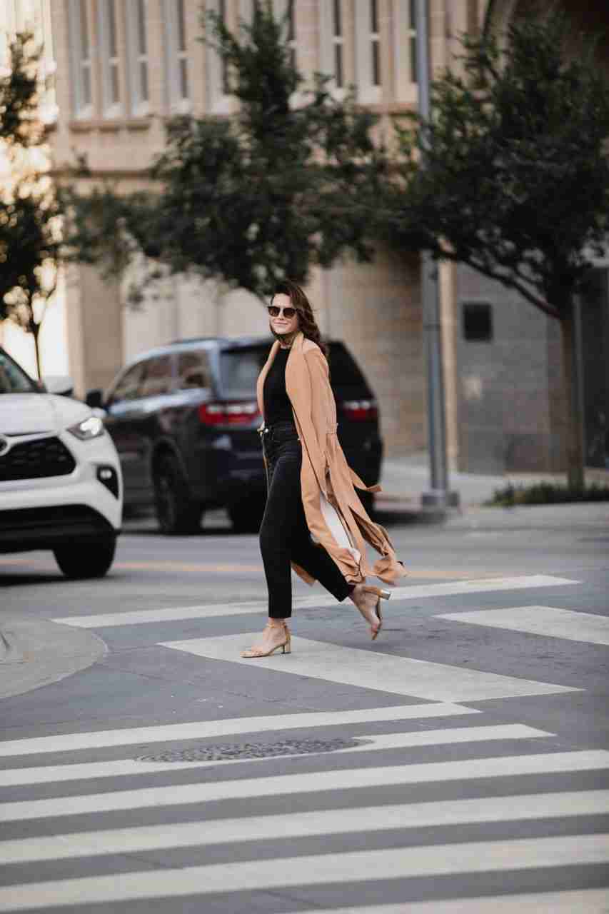 8 Ways to Wear Black Jeans In Spring - the gray details