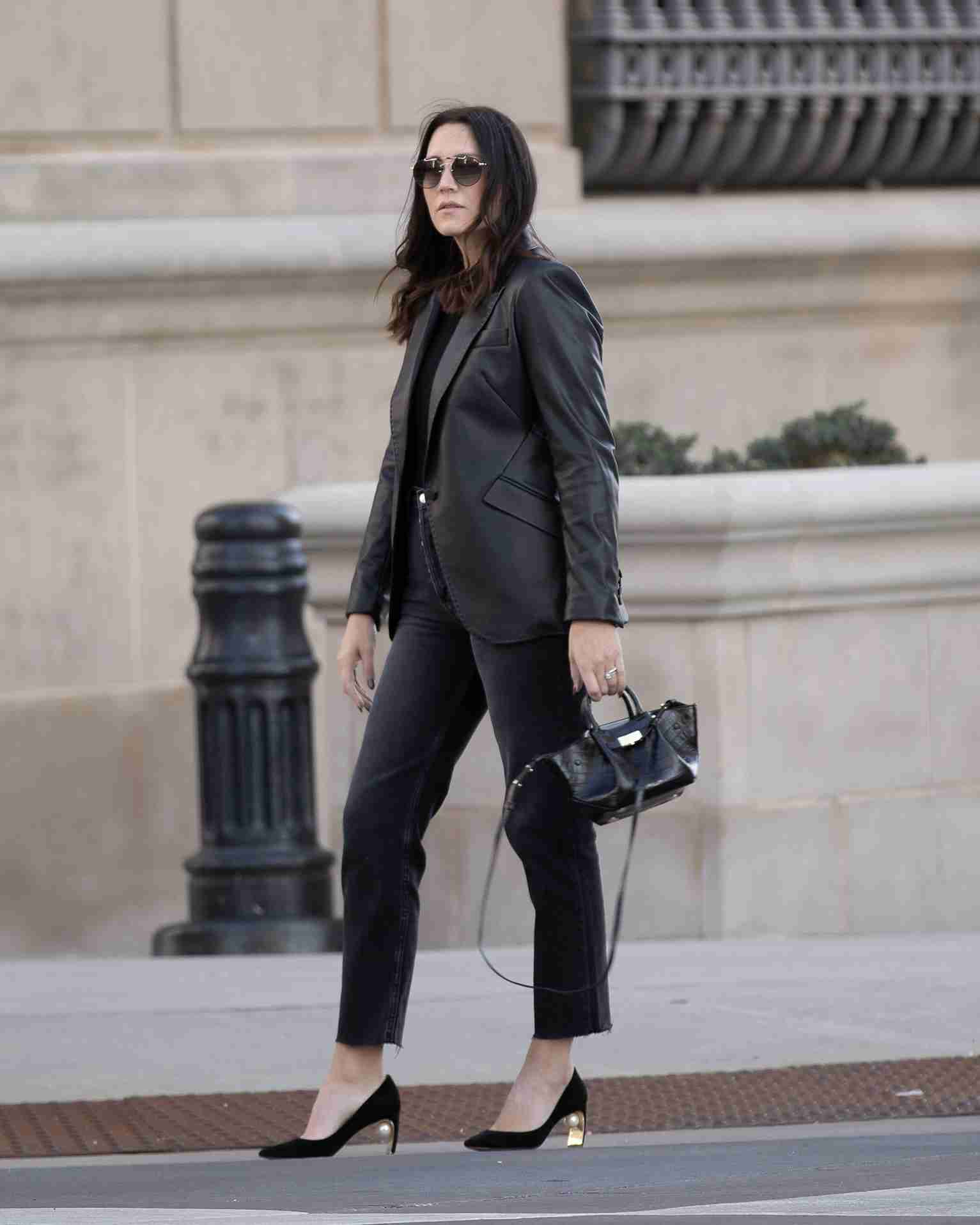 15 Fall Outfits With Leather Jacket - the gray details