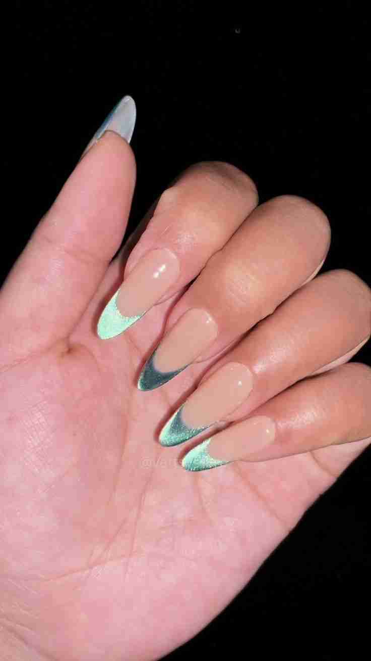 Luxe Velvet Nails for the Holiday Season - the gray details