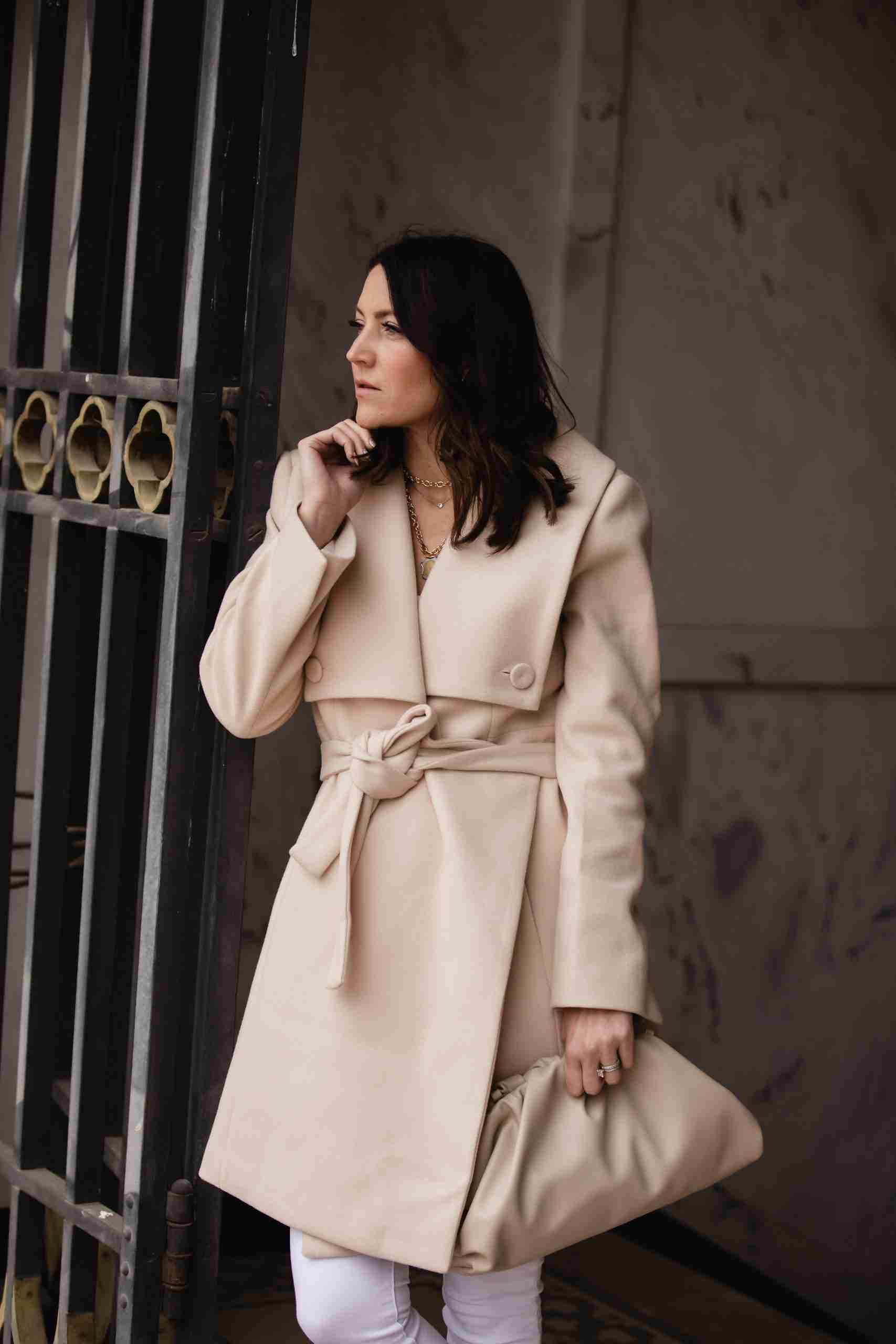 Winter White Outfits - the gray details | Neutral Daily Outfit Guides