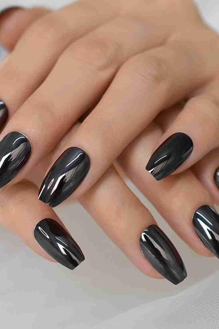 30+ Minimal Black Nail Designs - the gray details