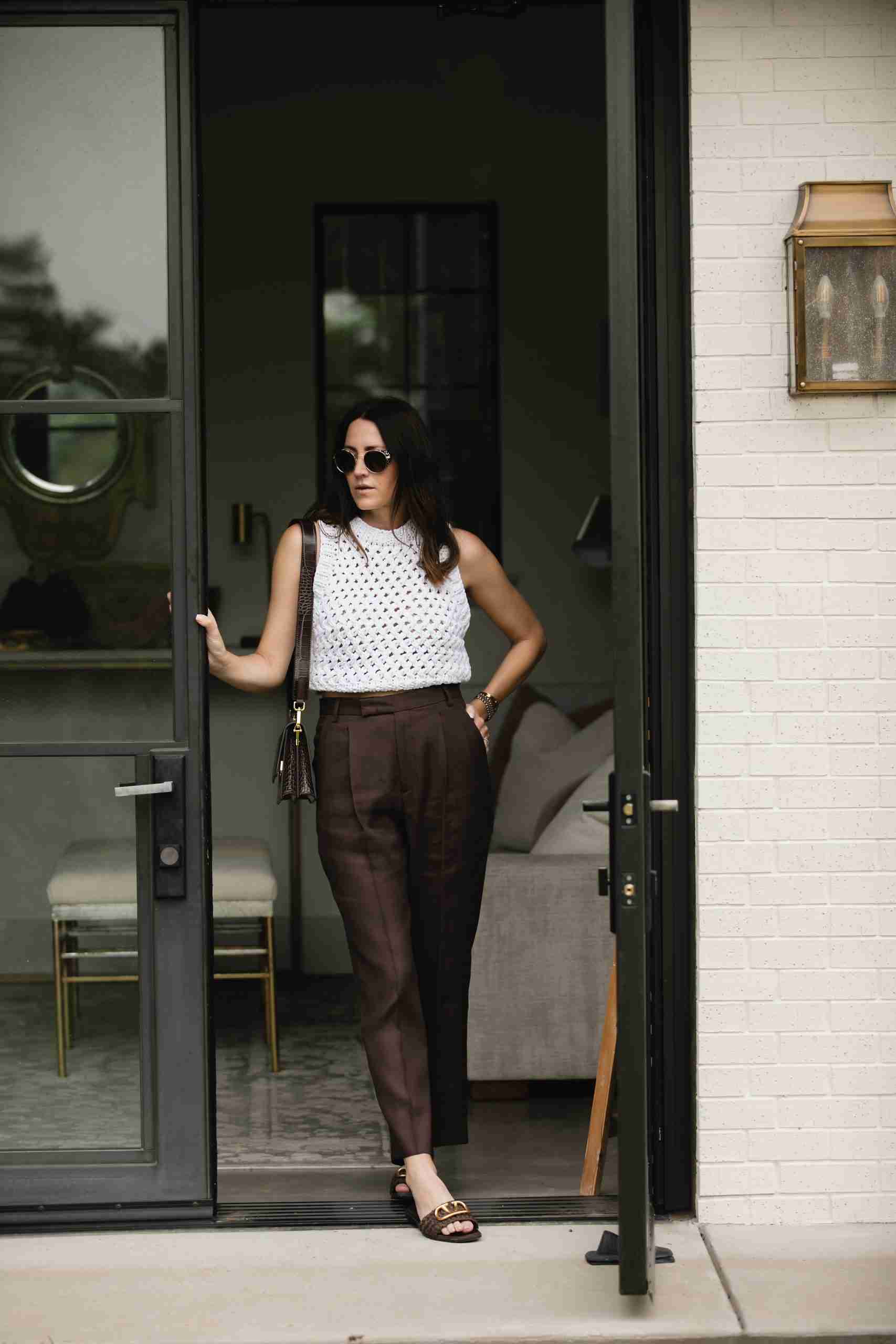 Minimal Brown Trouser Outfit Ideas for Spring and Summer