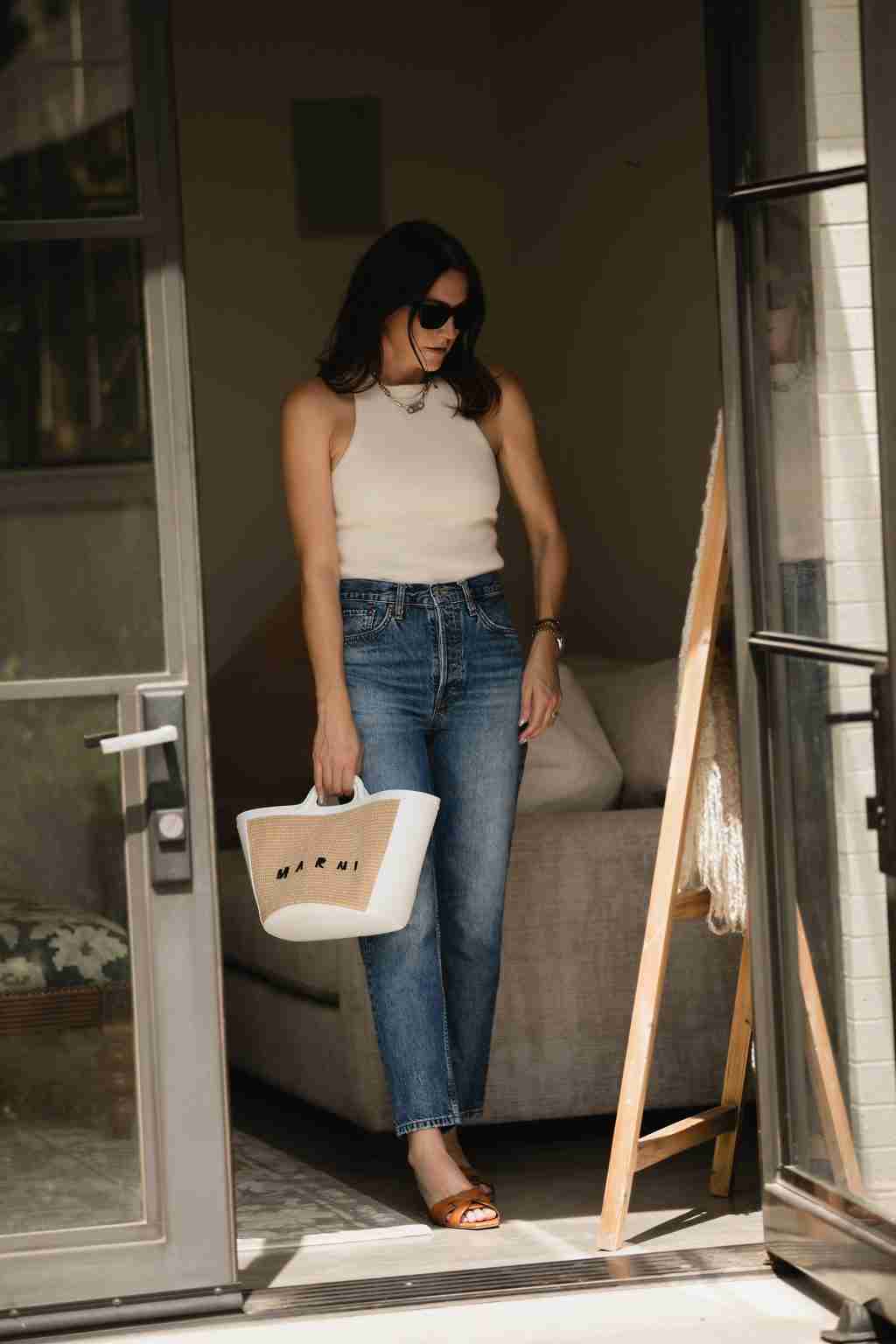 Cute Jeans Outfits for Spring - the gray details