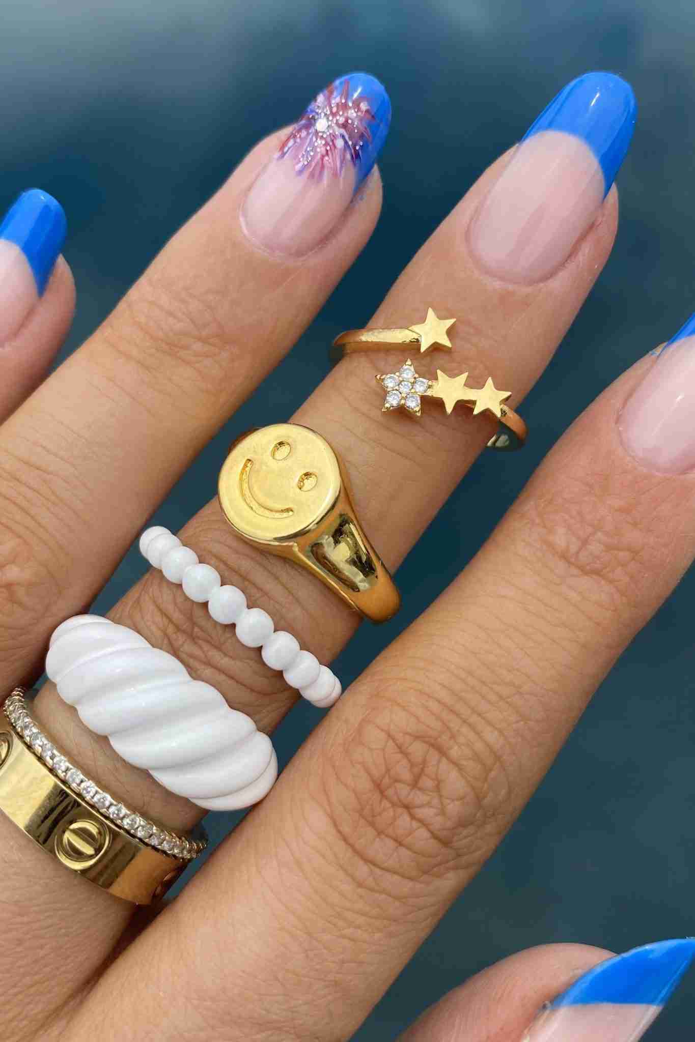 60+ Classy 4th of July Nails - the gray details