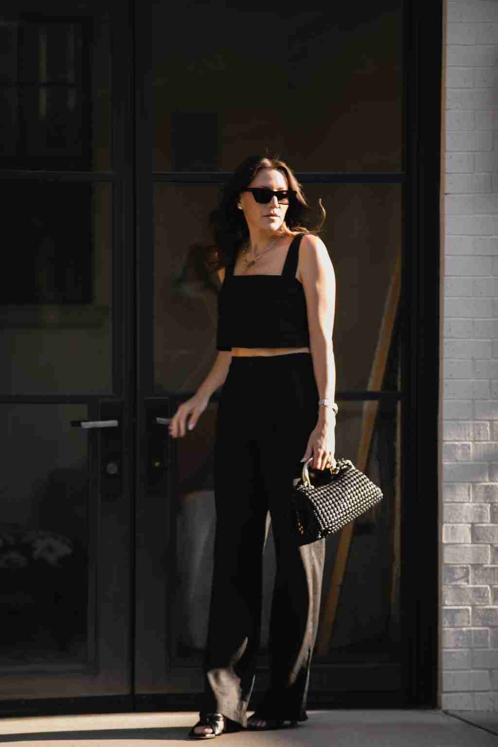 10 All Black Outfits for Summer - the gray details