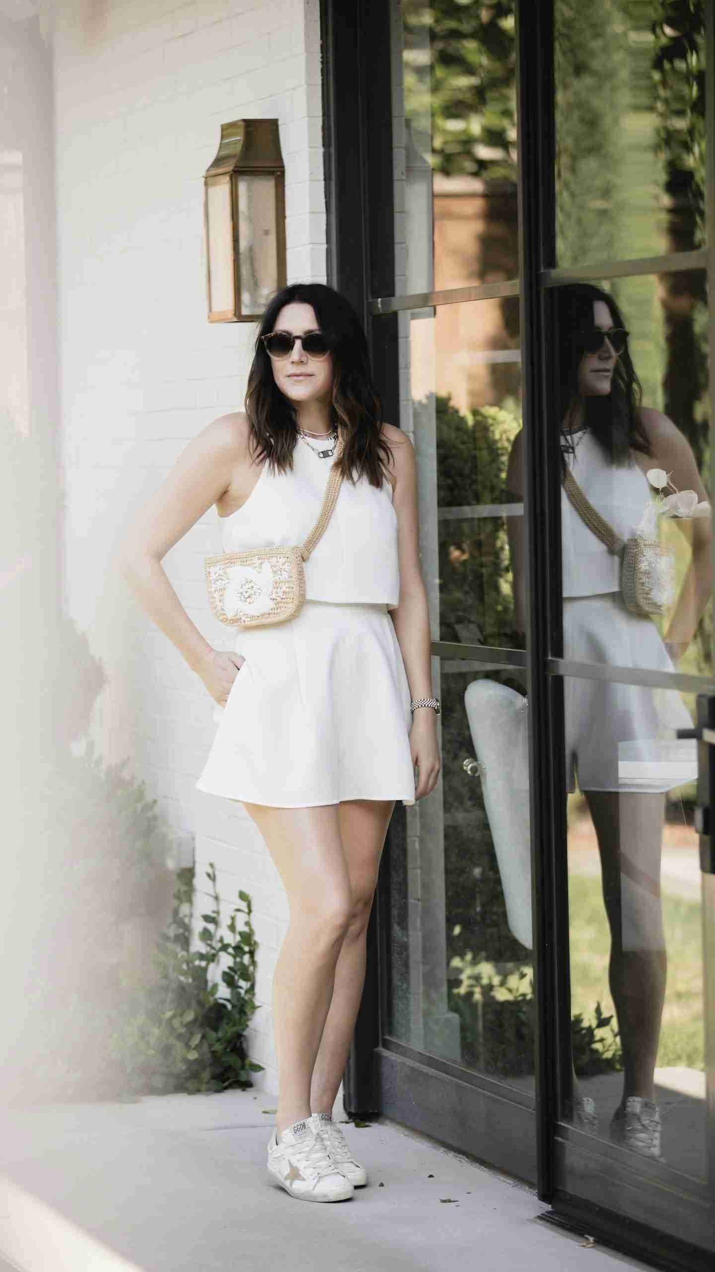 5 White Short Outfits for Summer - the gray details