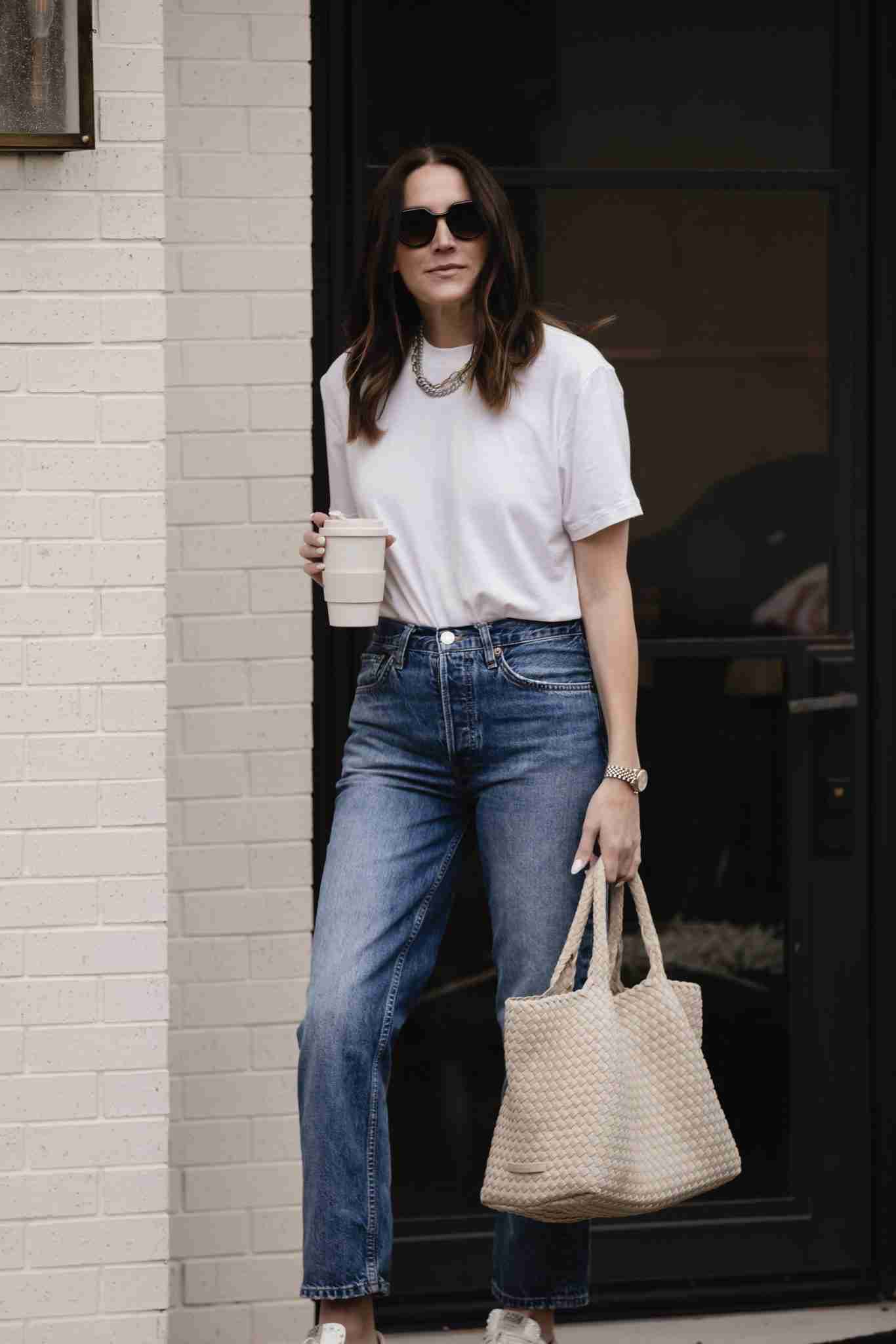 10 Essentials for Mom School Drop off Outfits - the gray details