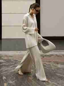 Cream Outfits Ideas to Recreate - the gray details