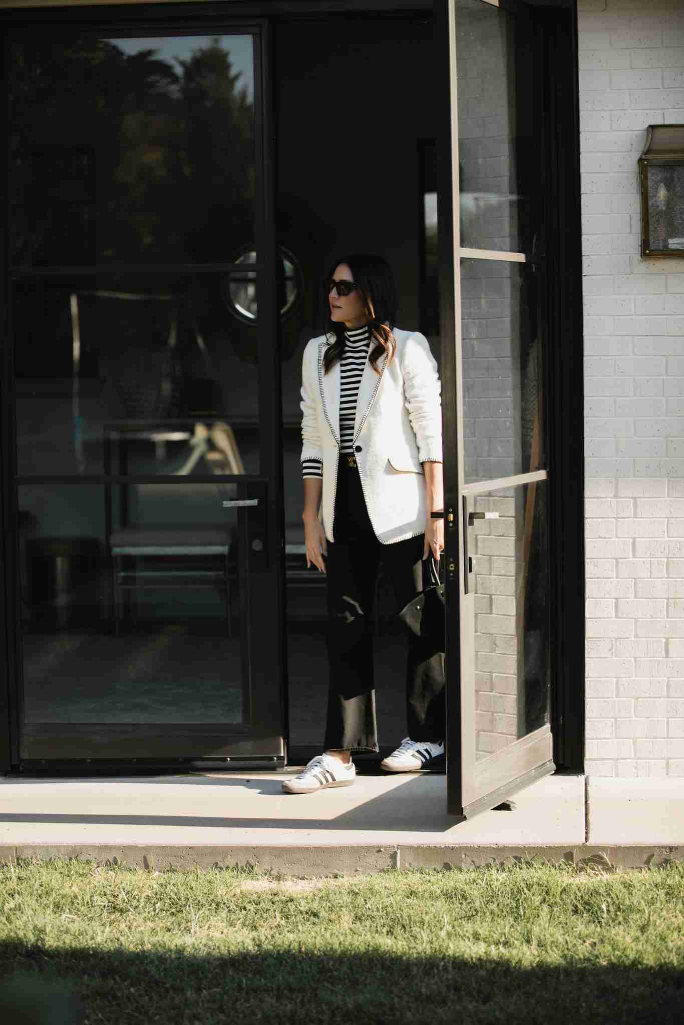 8 Black Trouser Outfits for Fall and Winter - the gray details