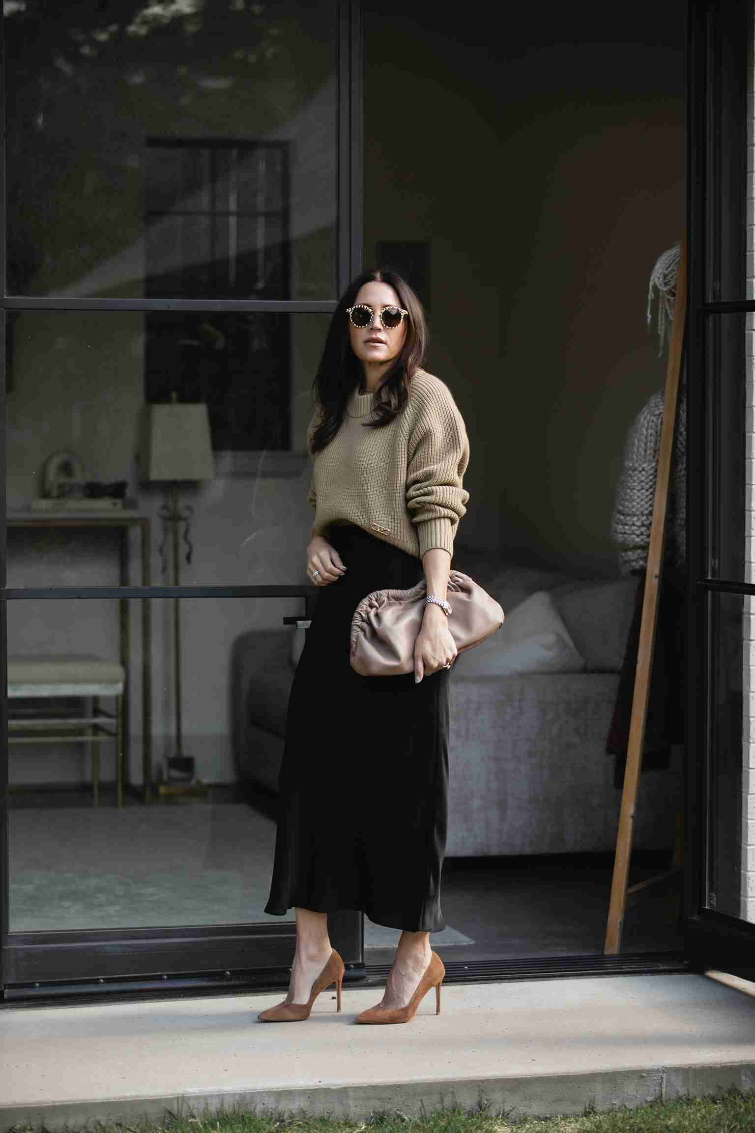 Black and Camel Outfit Ideas - the gray details