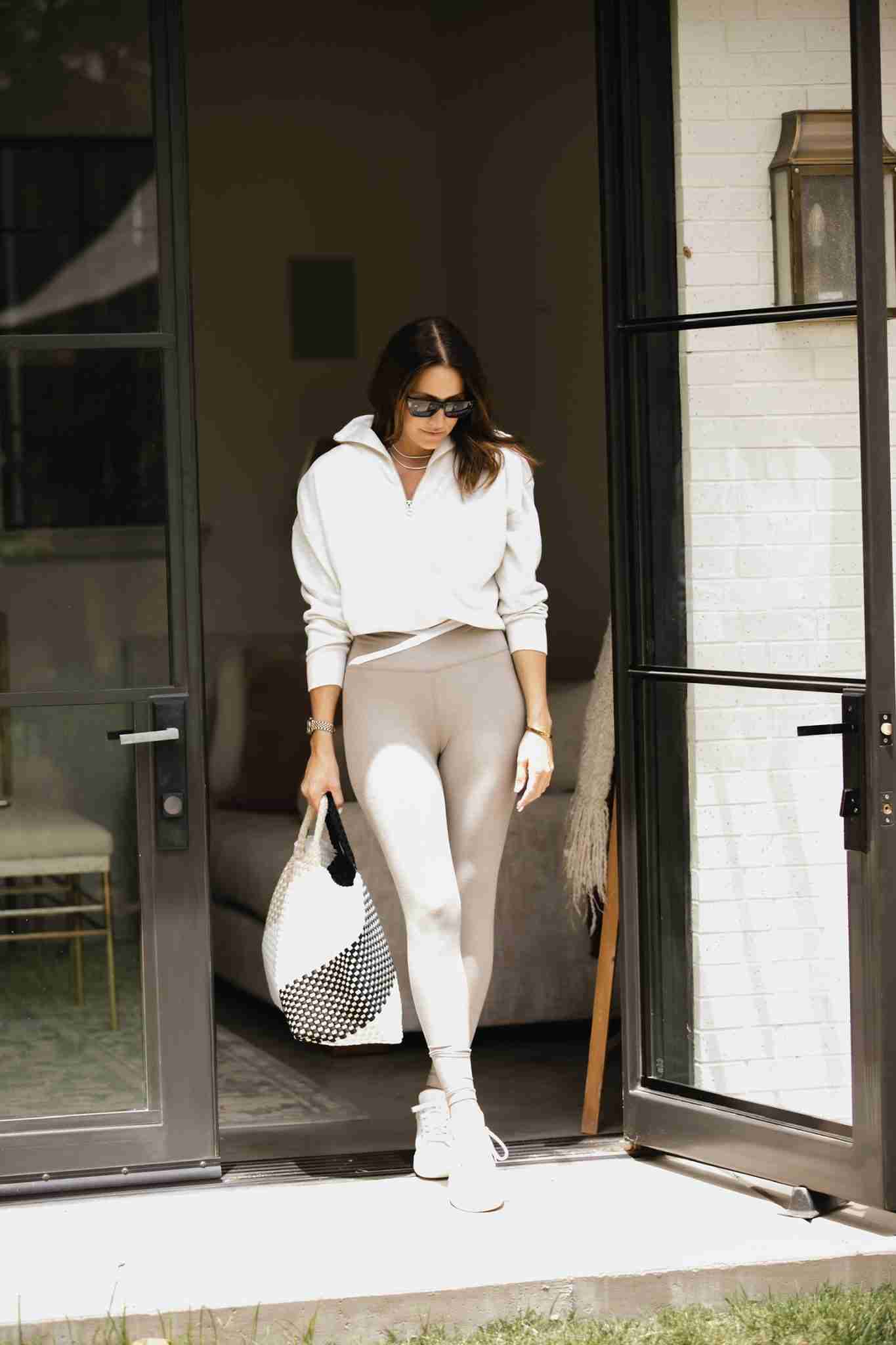 30+ Elegant Outfits to style all year long - the gray details
