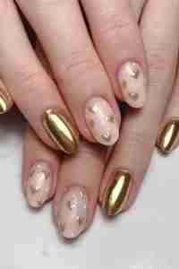 20 + Valentine's Day Nail Ideas - the gray details