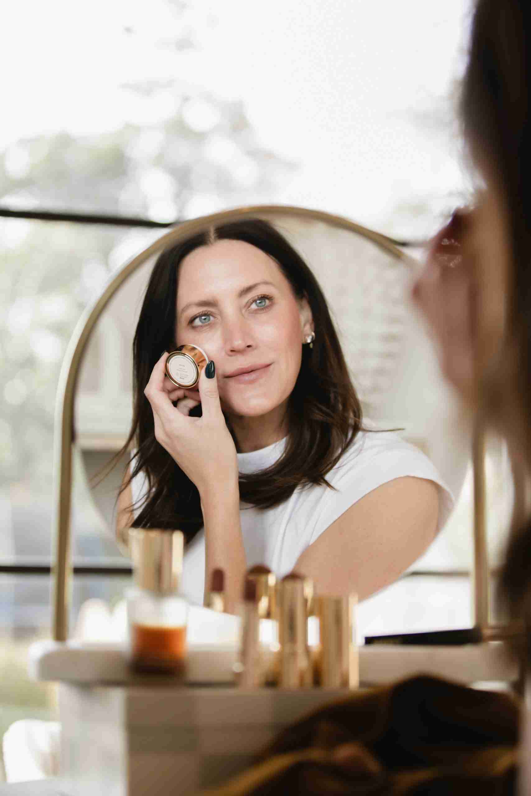 Glowy Makeup Look with Merit Beauty - the gray details