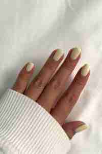 Best Spring Nail Colors - the gray details