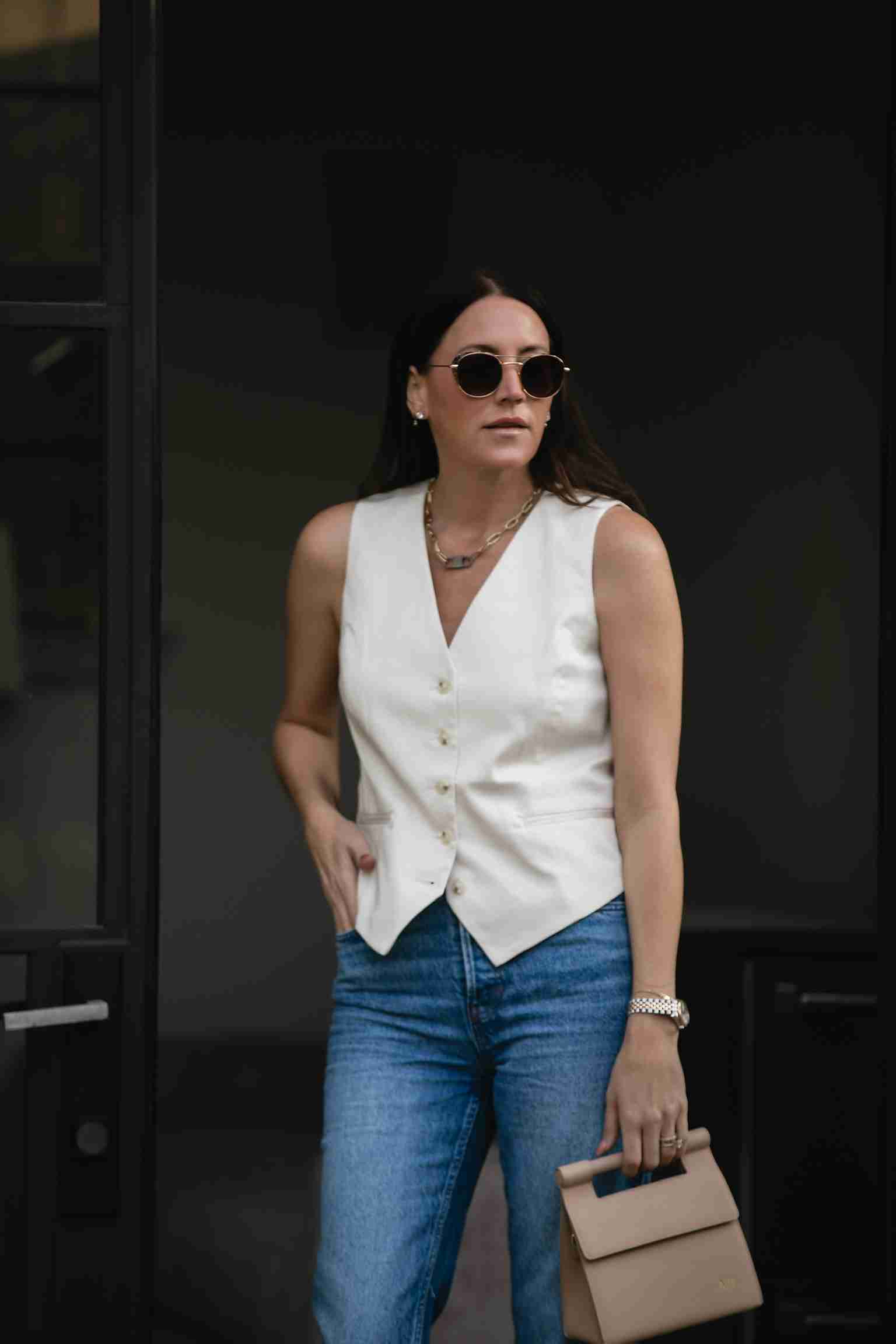 Classy Ways to Style a White Vest - the gray details