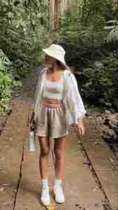 What to Wear Hiking in Summer - the gray details