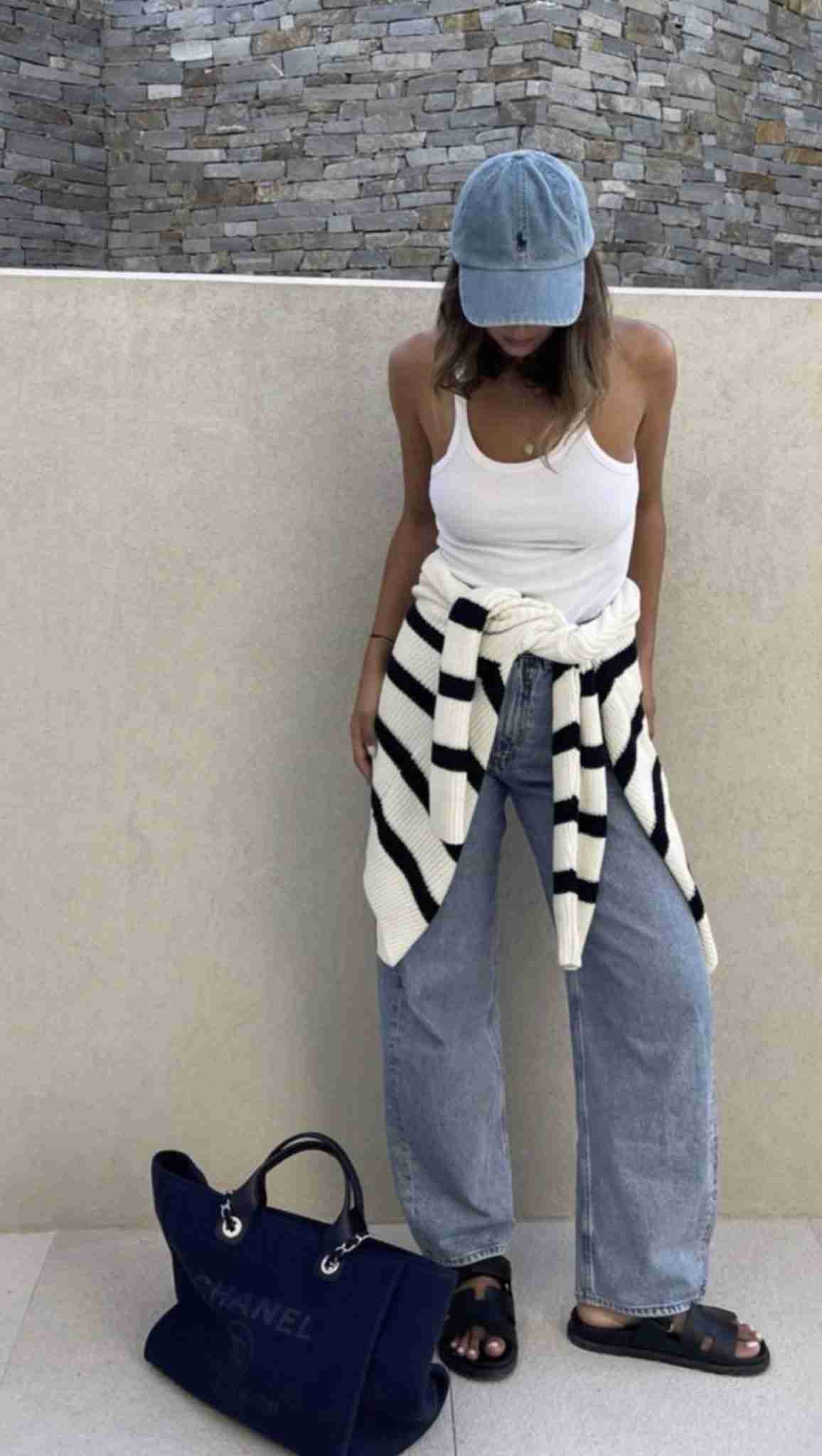 Chic travel outfits to recreate - the gray details