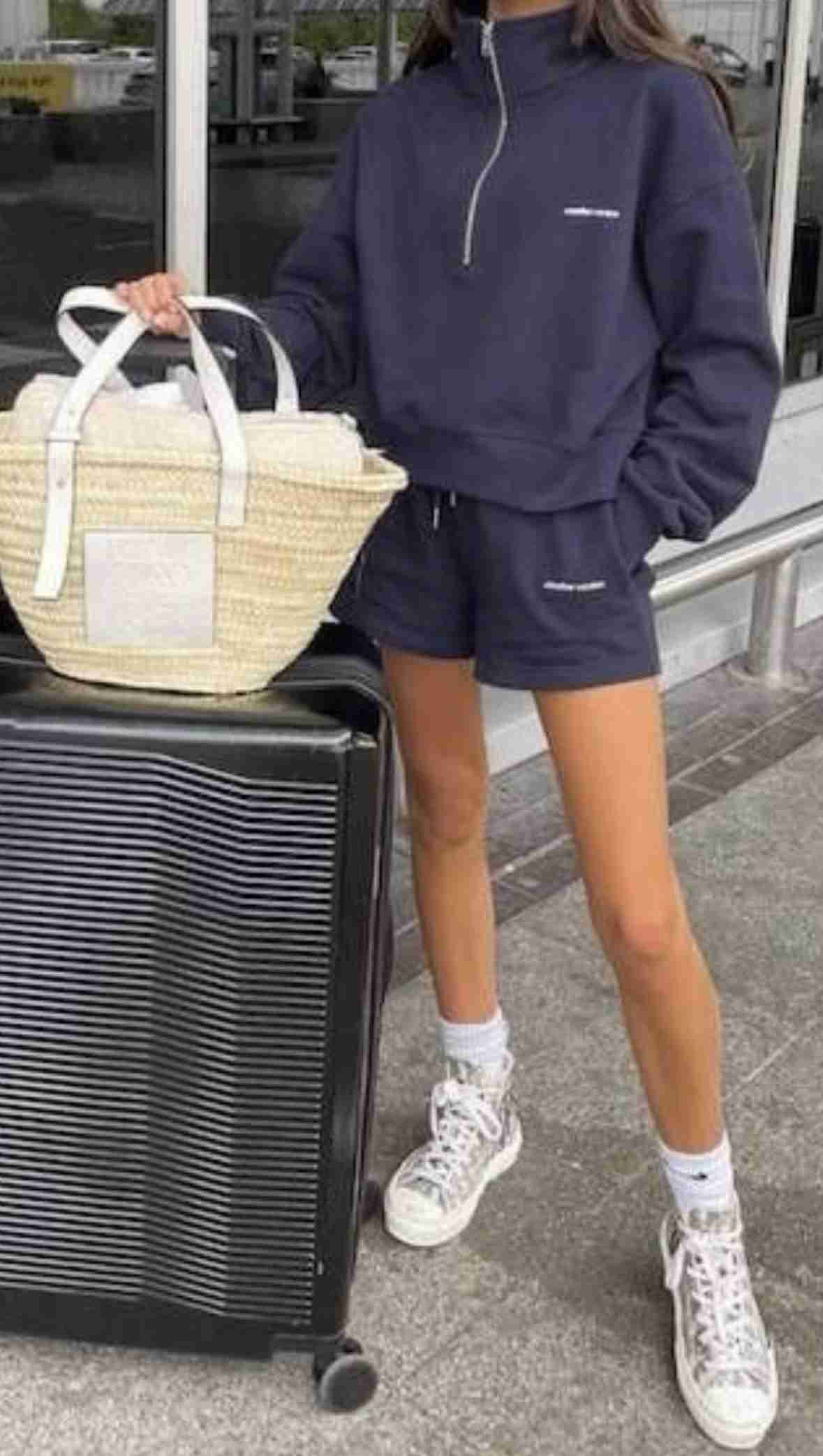 Chic travel outfits to recreate - the gray details