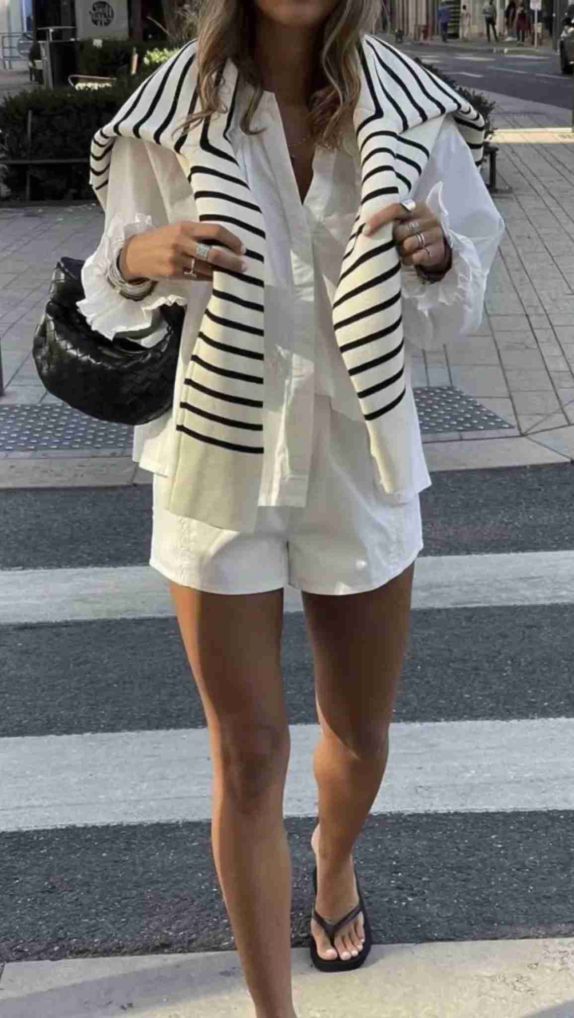 Chic travel outfits to recreate - the gray details