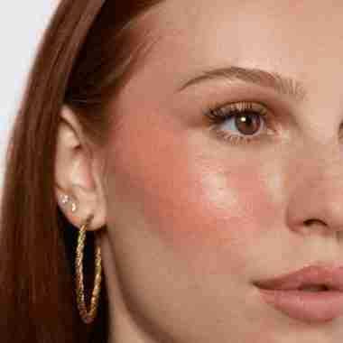 Sunset Blush Makeup trend for summer - the gray details