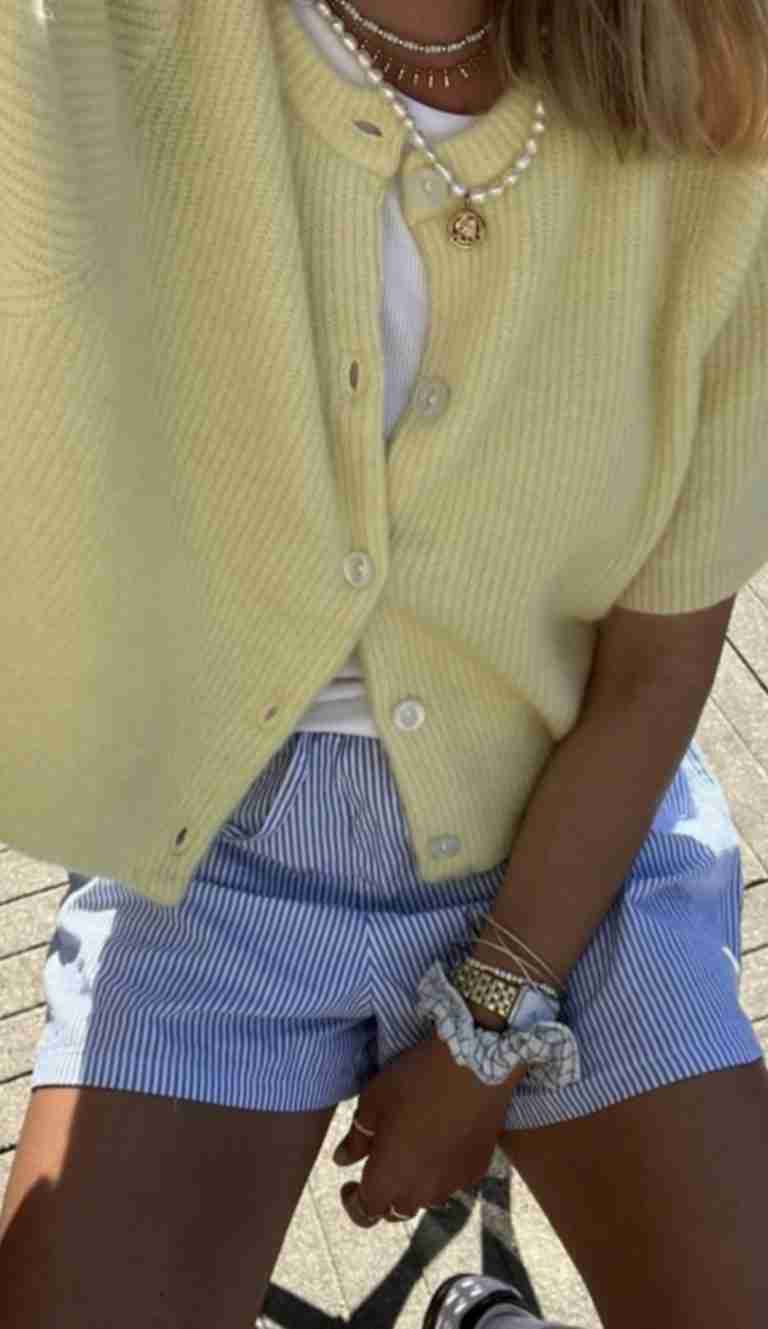 August Outfit Ideas to Recreate - the gray details