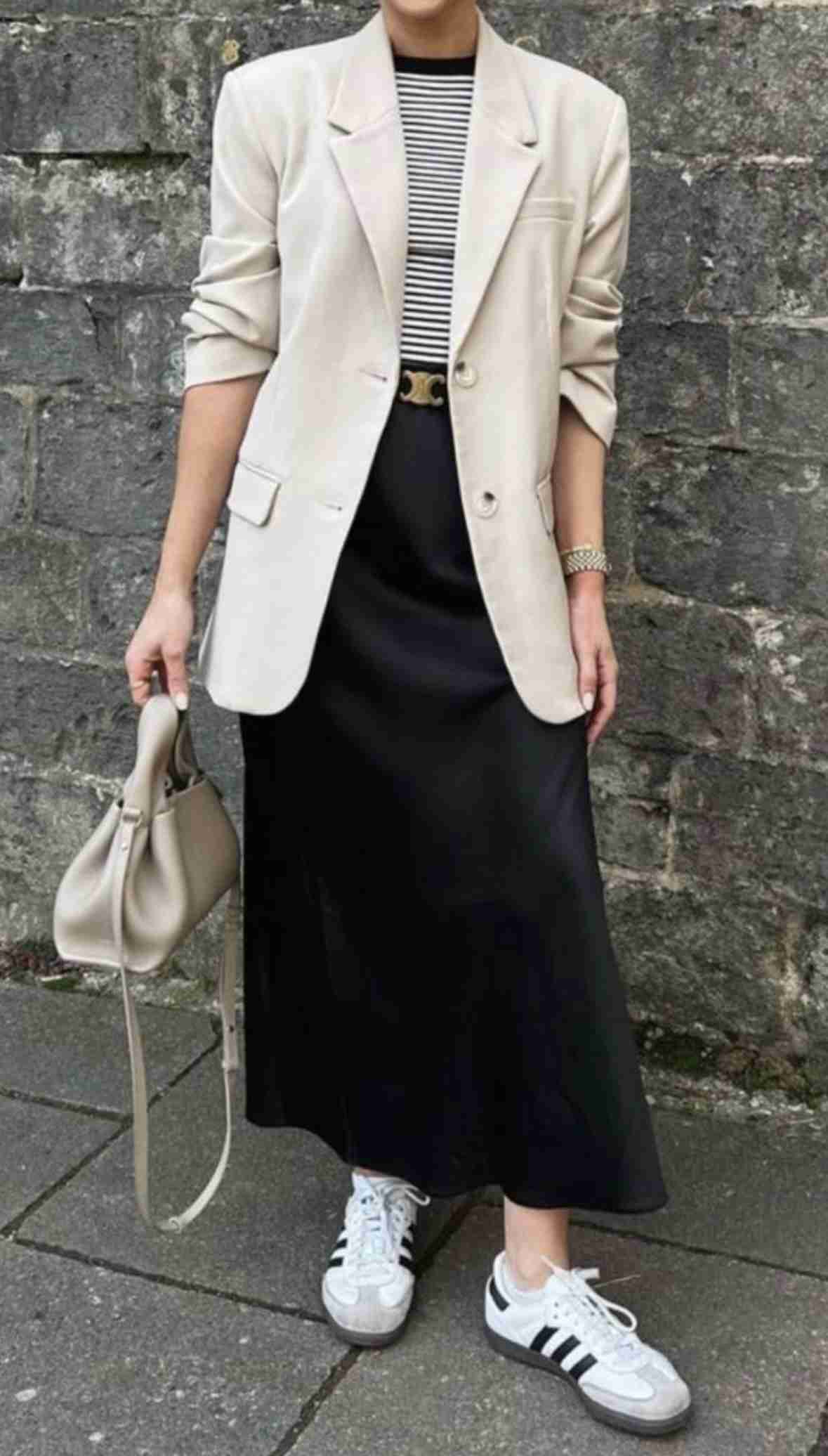 August Outfit Ideas to Recreate - the gray details