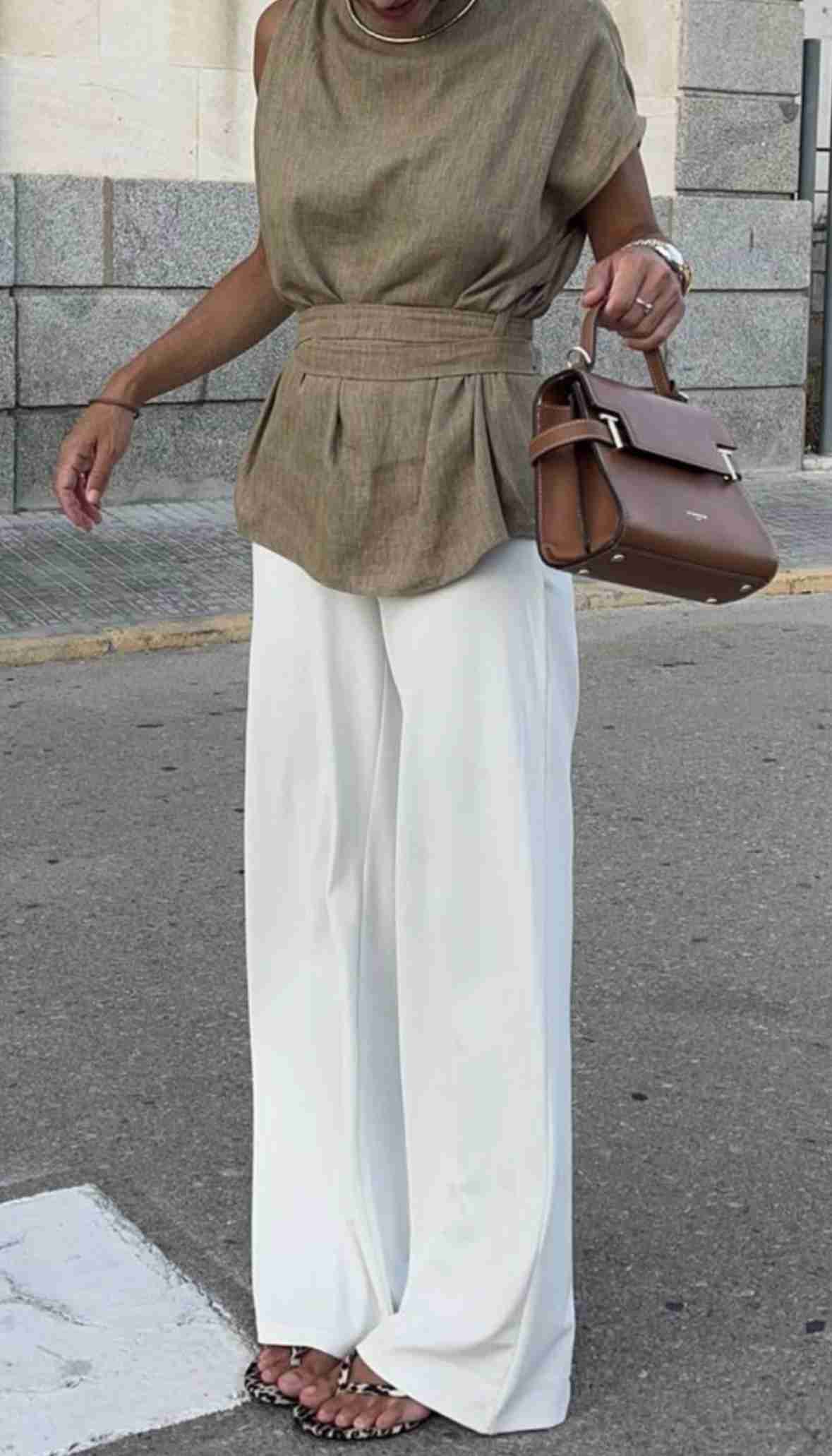 August Outfit Ideas to Recreate - the gray details