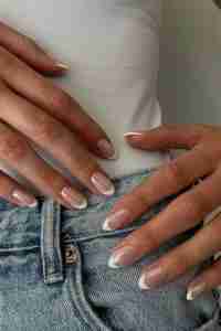 classy Clean Nails to recreate - the gray details