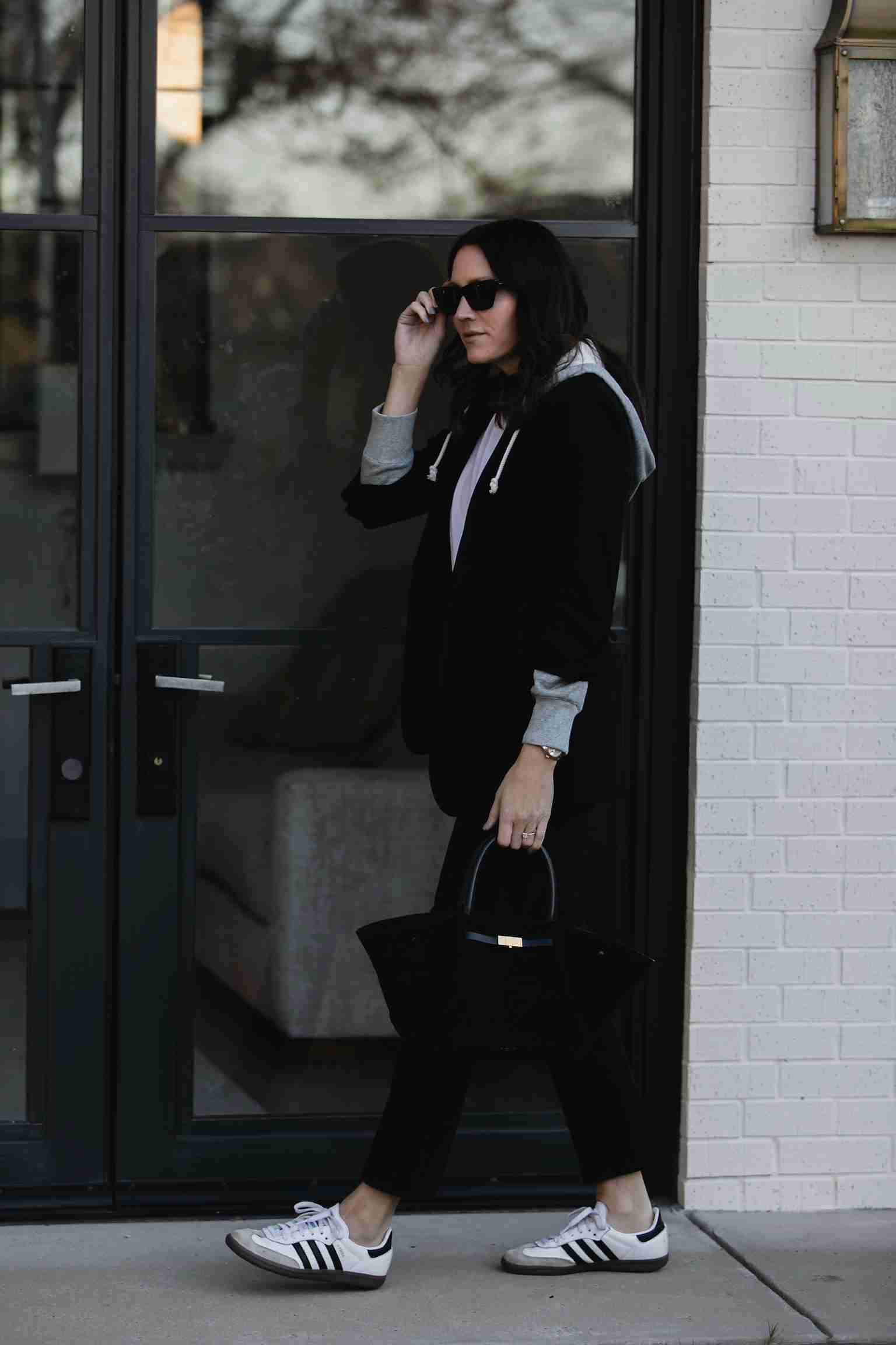 Best Fall Travel Outfits - the gray details | Lifestyle Blog