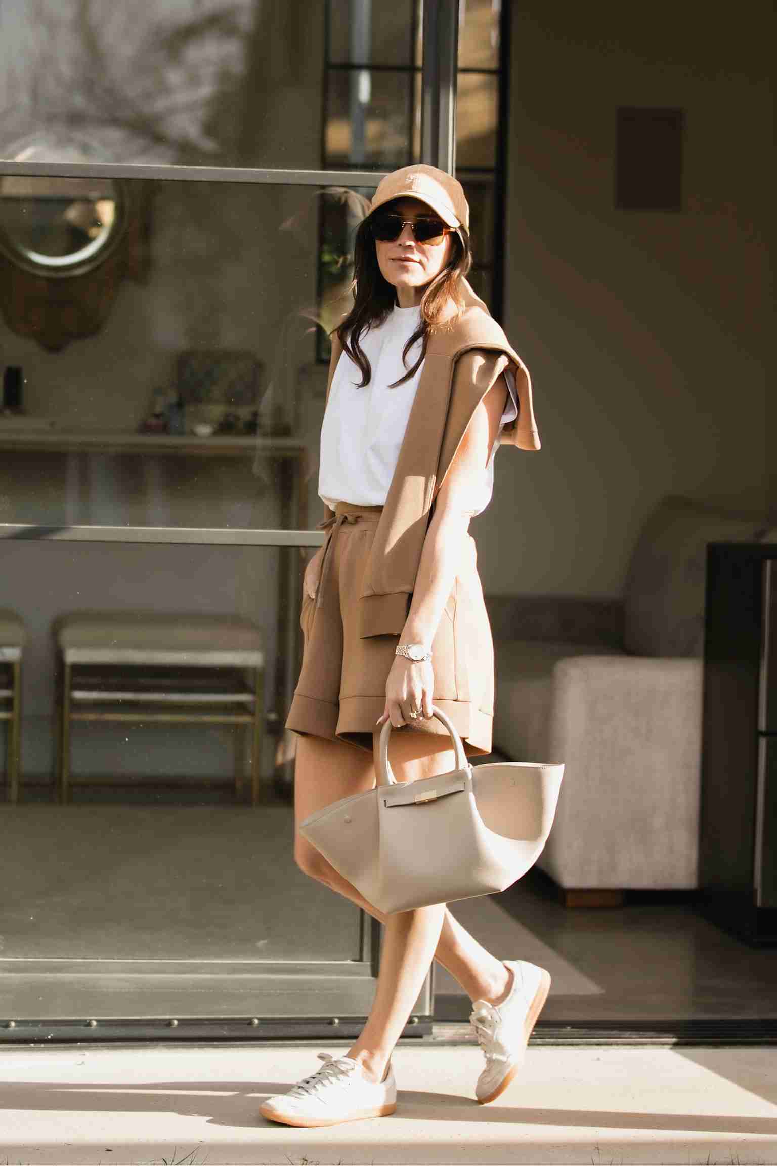 Best Fall Travel Outfits - the gray details | Lifestyle Blog