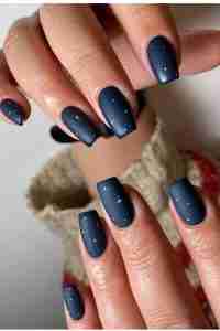 Matte Winter Nail ideas to try this winter - the gray details