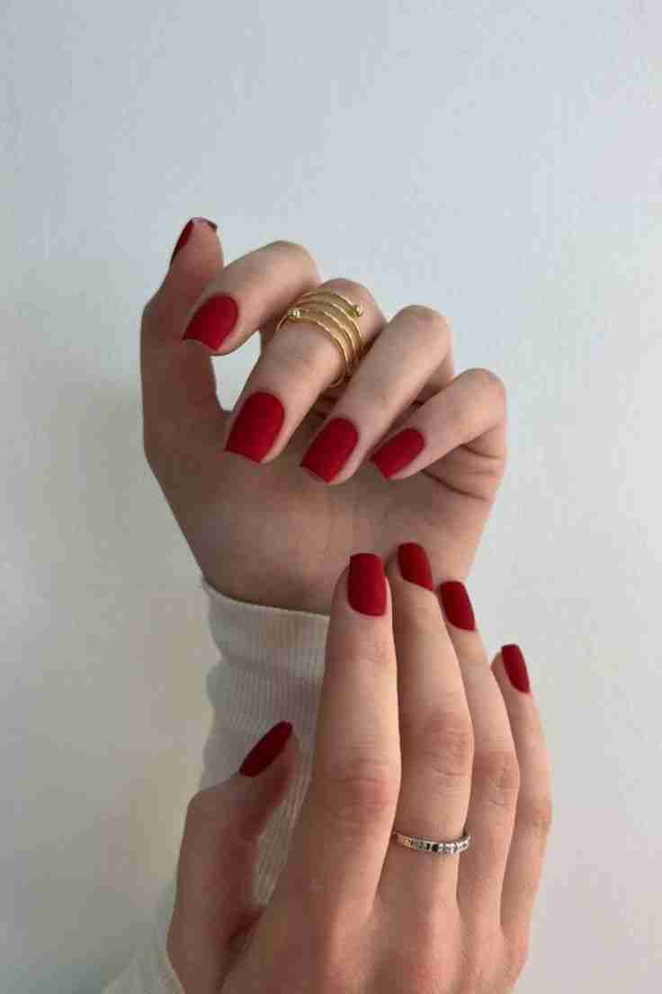 Matte Winter Nail ideas to try this winter - the gray details