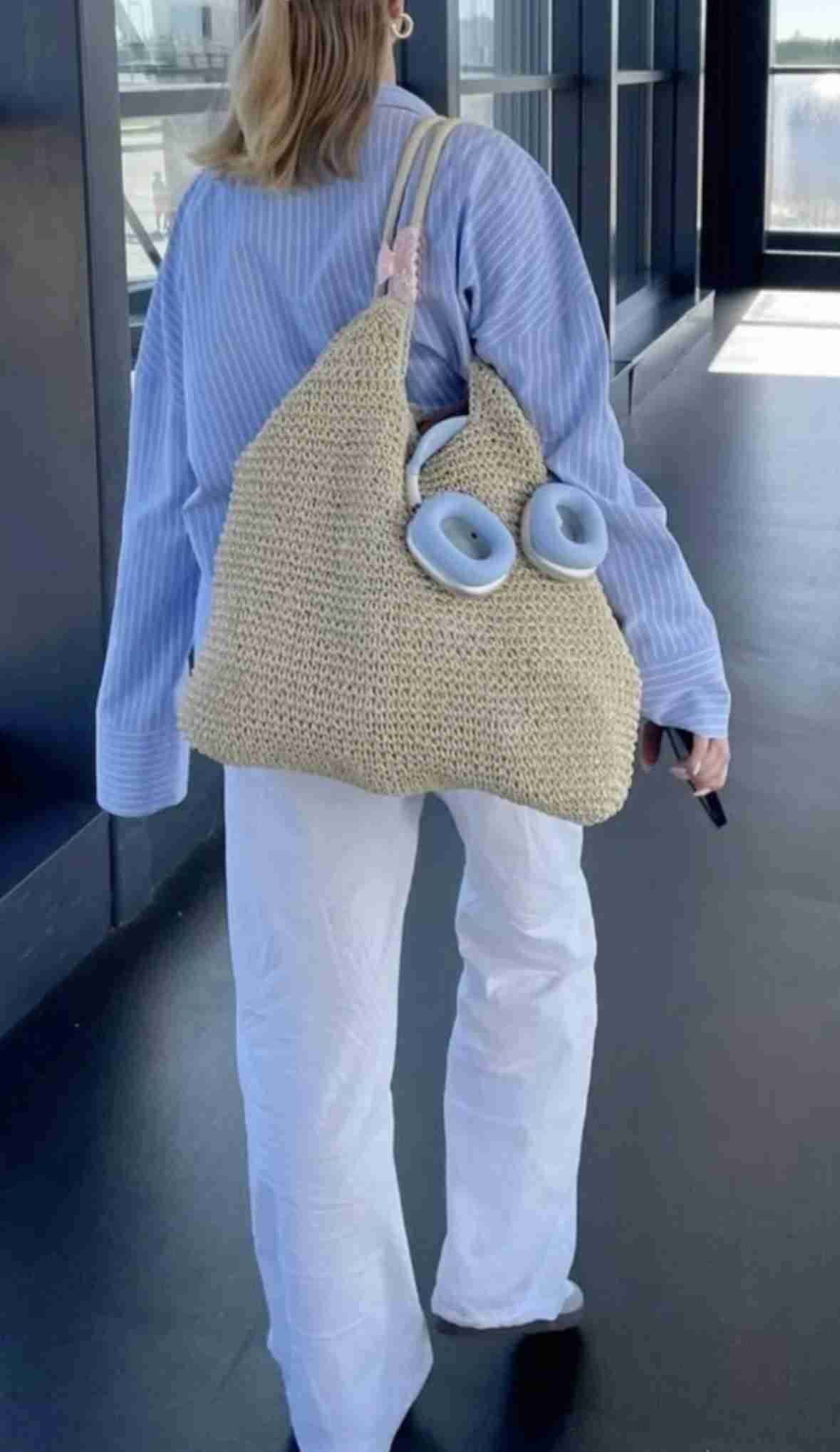 Chic Spring Travel Outfits to Recreate - the gray details