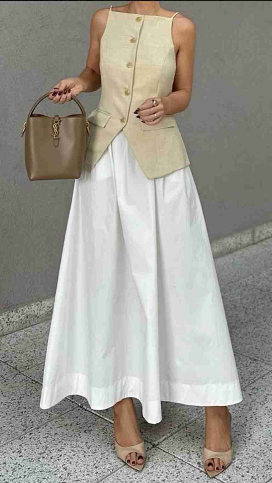 Chic April Outfits to Recreate - the gray details