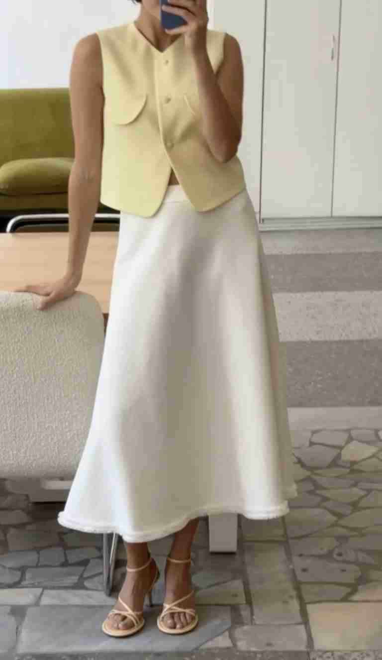 Chic April Outfits to Recreate - the gray details