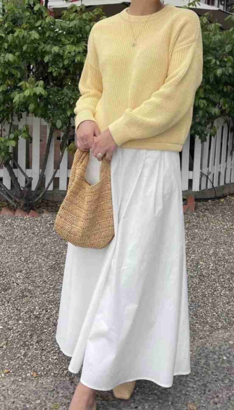 Chic April Outfits to Recreate - the gray details