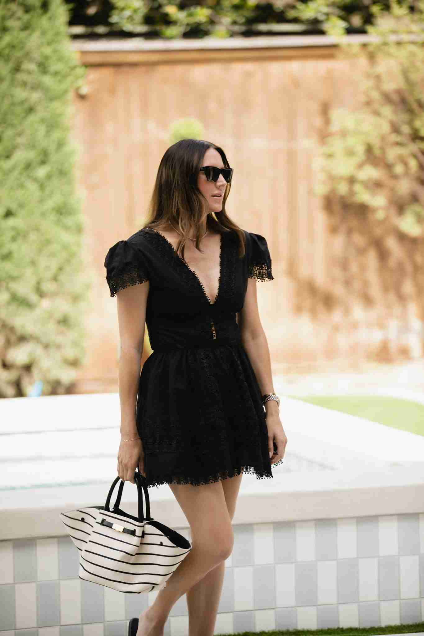 What To Wear To A Pool Party - the gray details