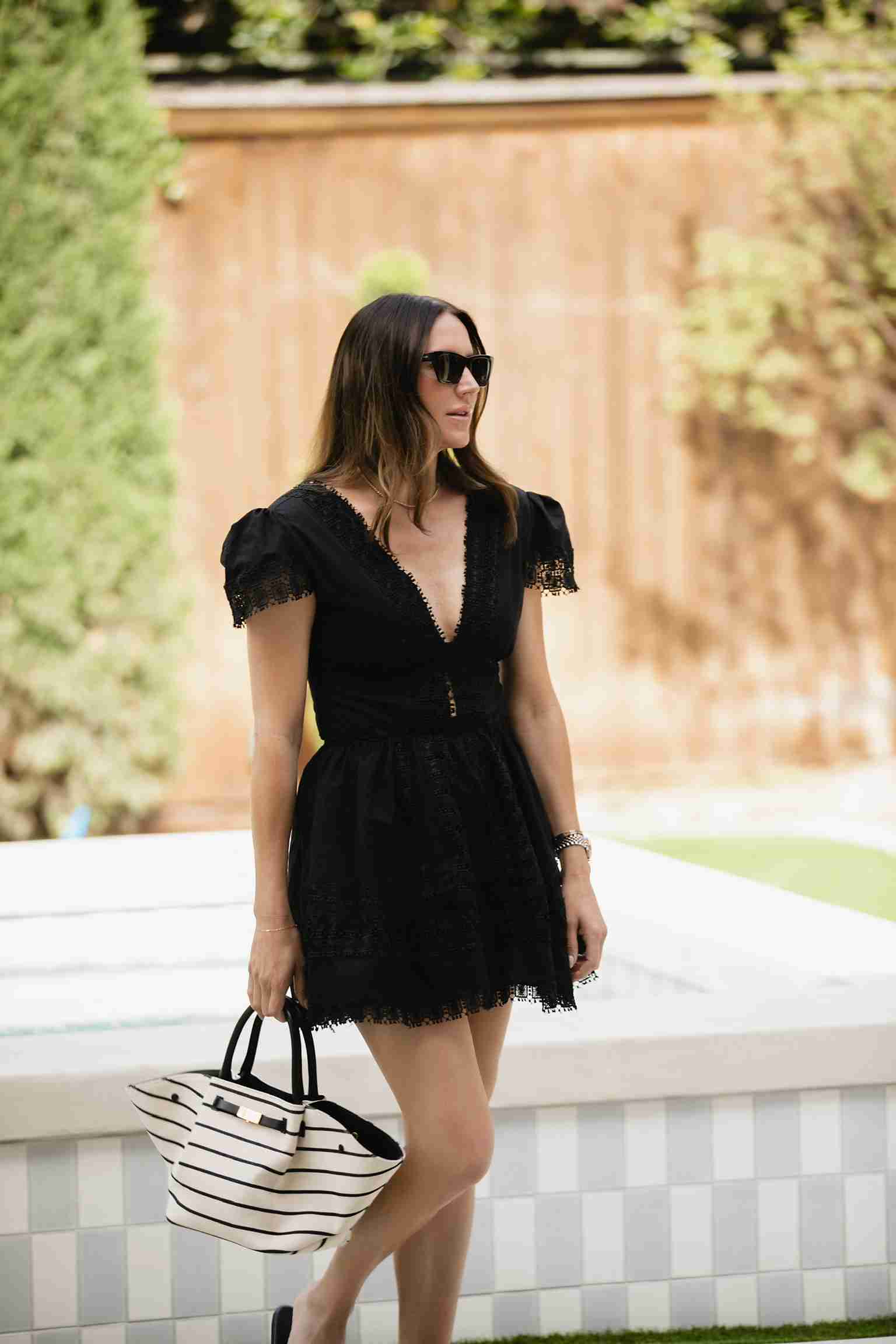 What To Wear To A Pool Party - the gray details